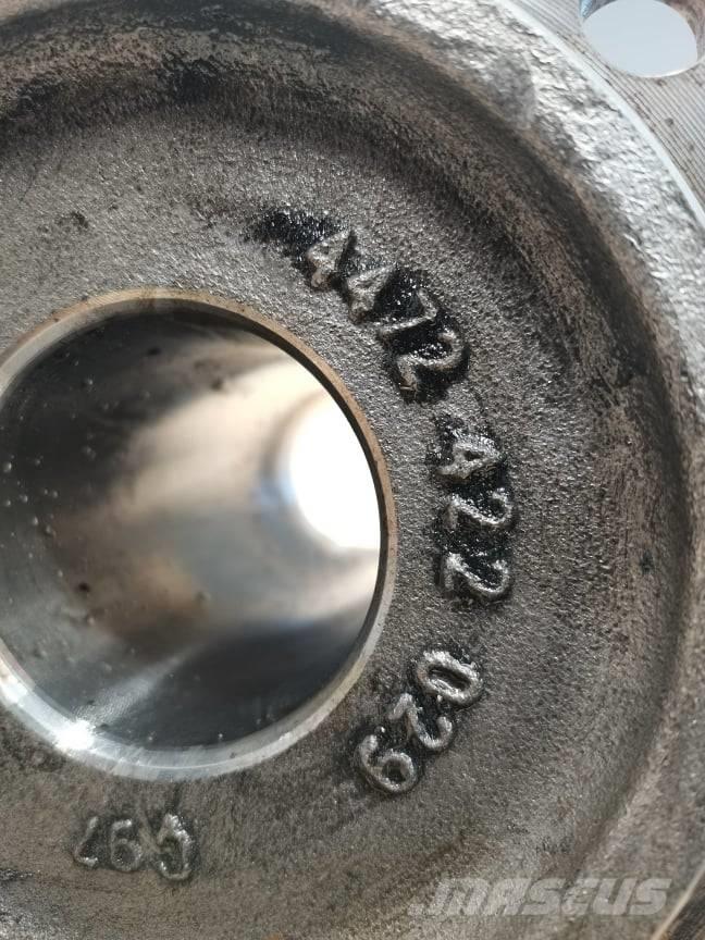 Volvo EW 160B {ZF 4472 422 029} tenon wheel hub, Poland - Used tyres ...